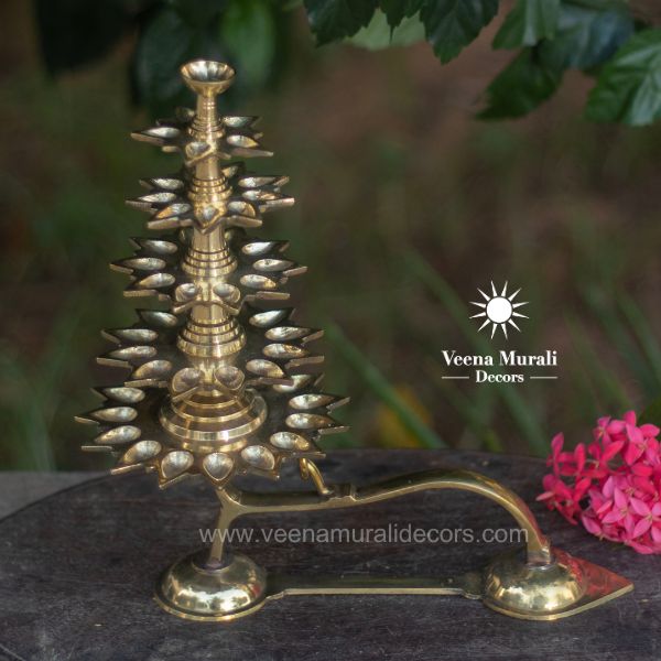 "Adukku Vilakku Aarathi Model: Step-by-Step Guide with Wick Order (5, 9 ...